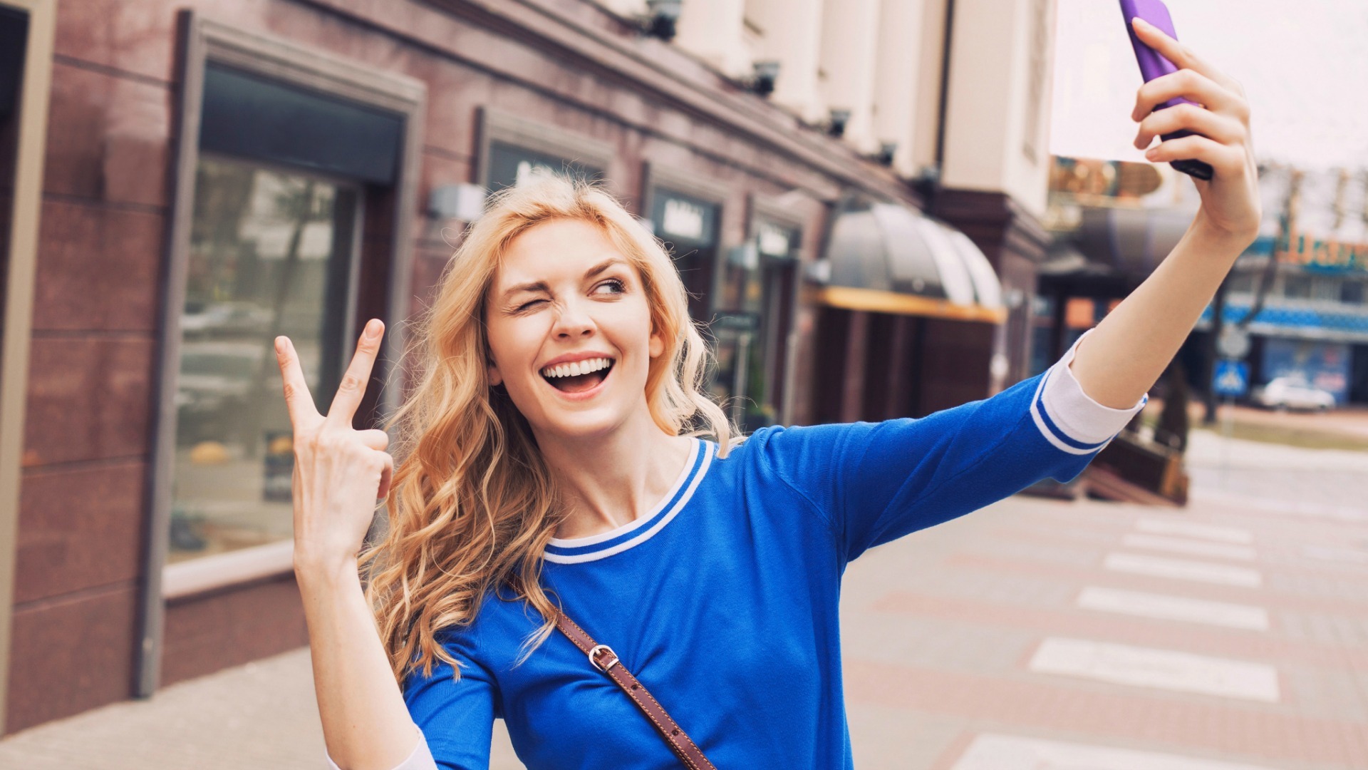 Tips Selfie yang Benar agar Tampil Maksimal! - Inspirasi Shopee