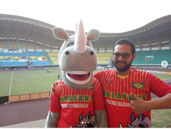 Deretan Foto Fans Club dan Maskot di Shopee Liga 1 - Inspirasi Shopee