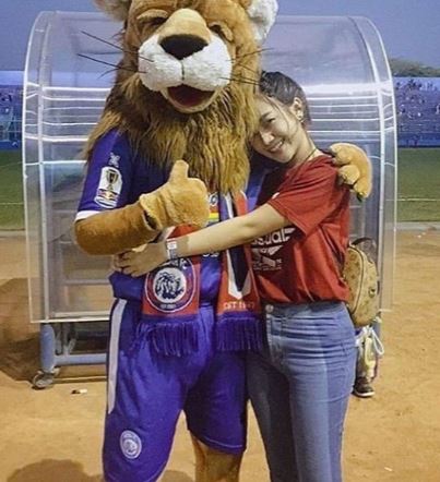 Deretan Foto Fans Club dan Maskot di Shopee Liga 1 - Inspirasi Shopee