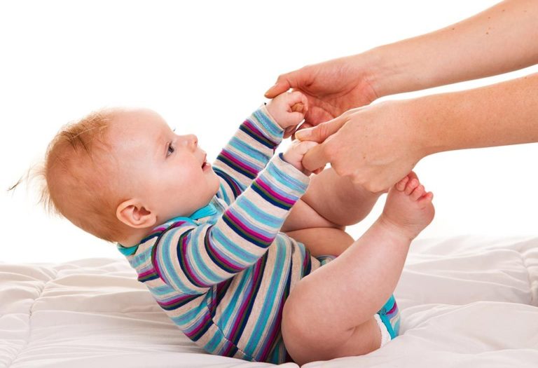 Ajak Si Kecil Lakukan Senam Bayi, Yuk, Moms! Gerakannya Ringan dan ...