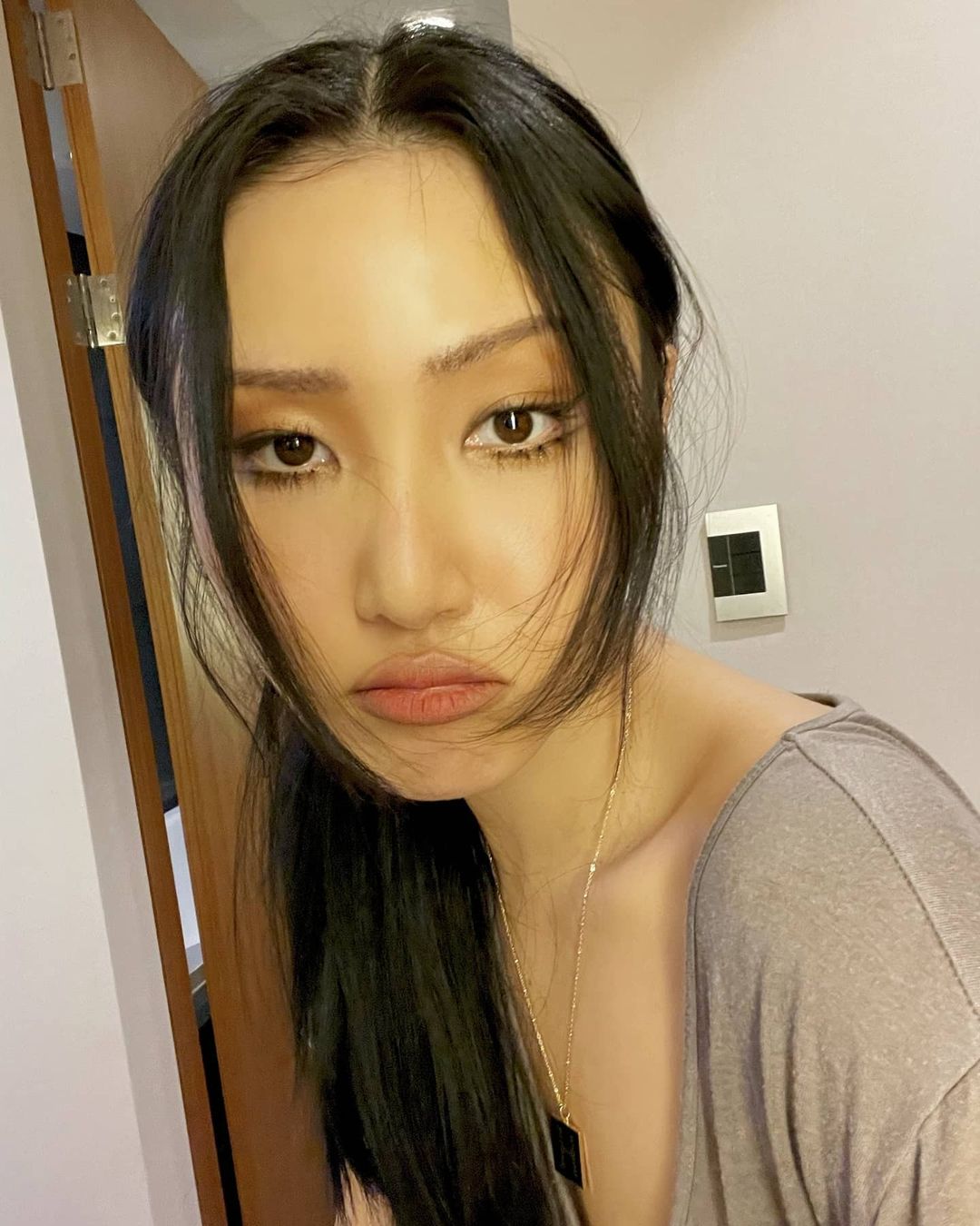5 Inspirasi Bold Makeup Terbaik dari MAMAMOO Hwasa yang Wajib Kamu Coba ...
