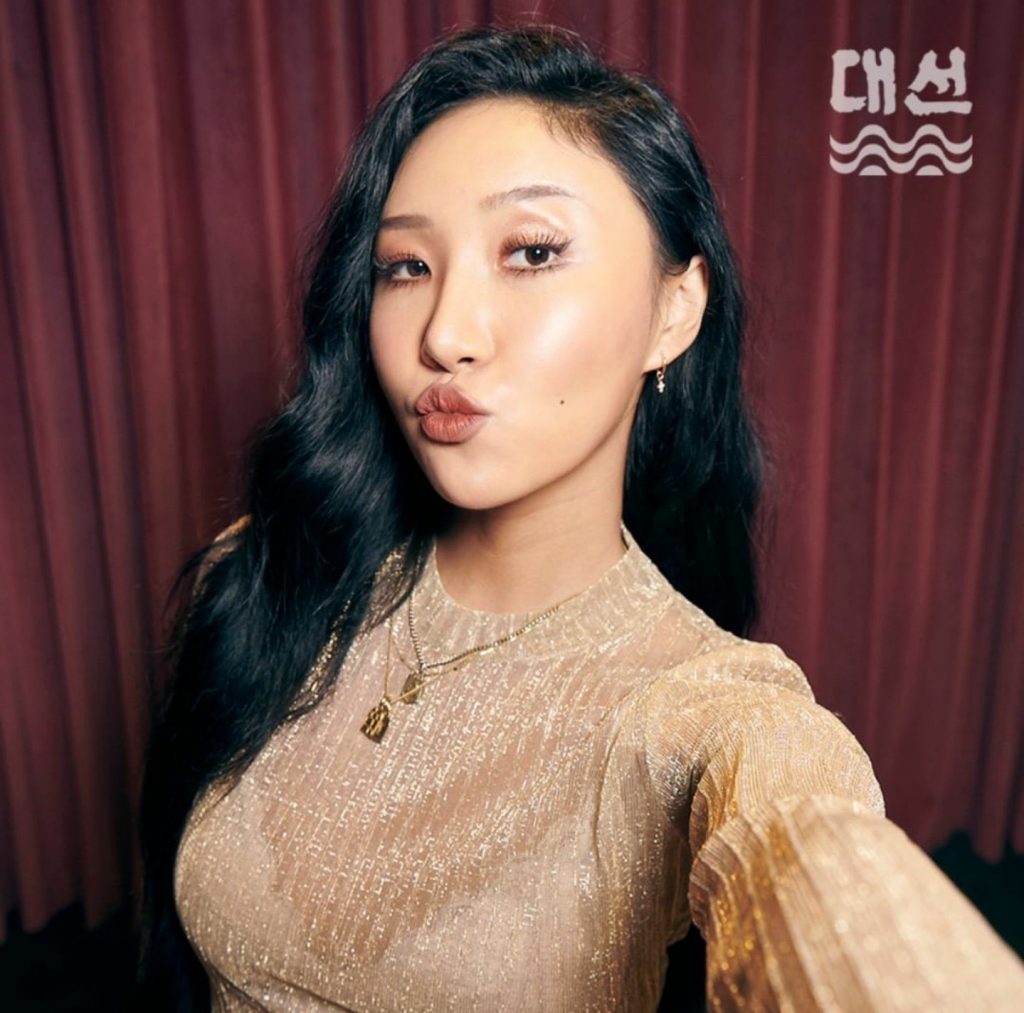5 Inspirasi Bold Makeup Terbaik dari MAMAMOO Hwasa yang Wajib Kamu Coba ...
