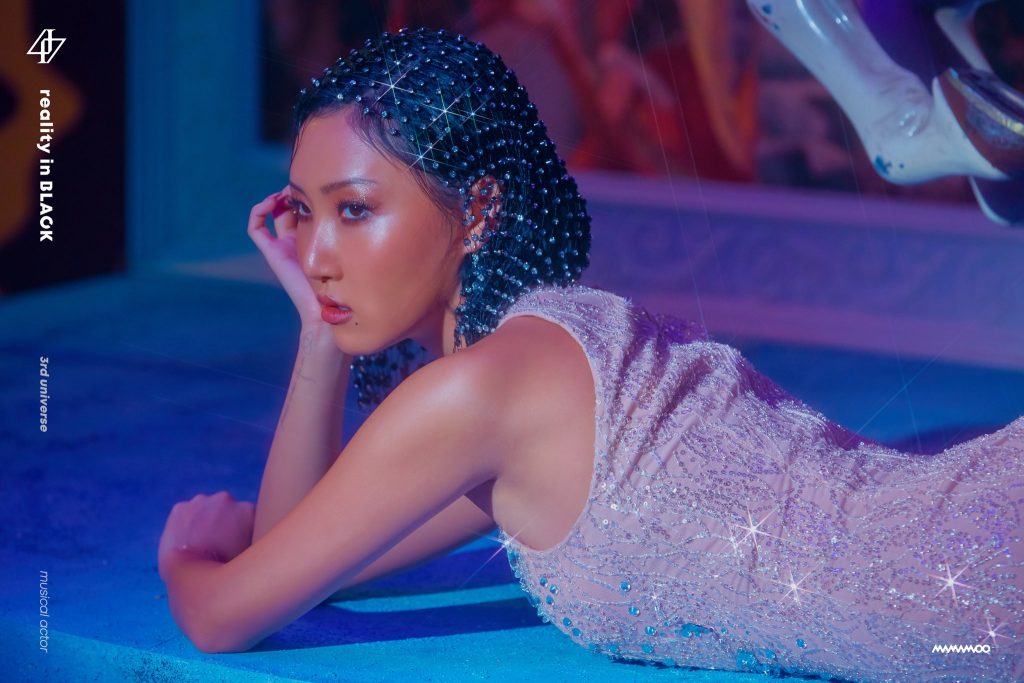 5 Inspirasi Bold Makeup Terbaik dari MAMAMOO Hwasa yang Wajib Kamu Coba ...