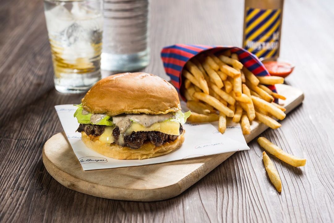 11 Burger Jakarta Terbaik yang Bikin Kamu Ingin Lagi, Lagi, dan Lagi!