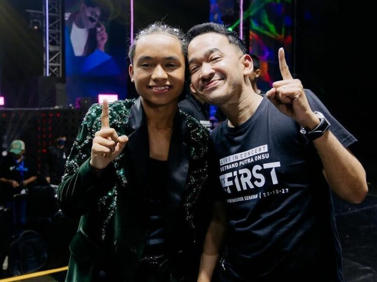 Semakin Mirip! Ini 10 Potret Akrab Betrand Peto dan Ruben Onsu yang Gemparkan Shopee Live ...