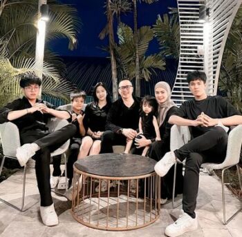 10 Potret Zee JKT48 Bareng Ayah dan Keluarga, Kompak Banget ...