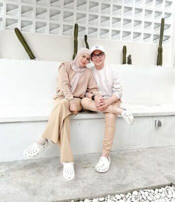 5 Fakta Orang Tua Zee JKT48, Pasangan Publik Figur! - Inspirasi Shopee