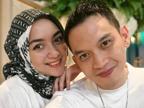 Hadir di Shopee Live, Ini 10 Potret Mesra Citra Kirana dan Suami - Inspirasi Shopee