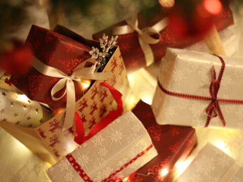 30 Ide Kado Natal yang Berkesan dan Unik - Inspirasi Shopee