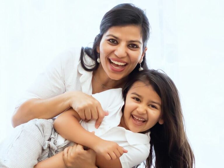 25 Puisi untuk Hari Ibu yang Menyentuh Hati - Inspirasi Shopee