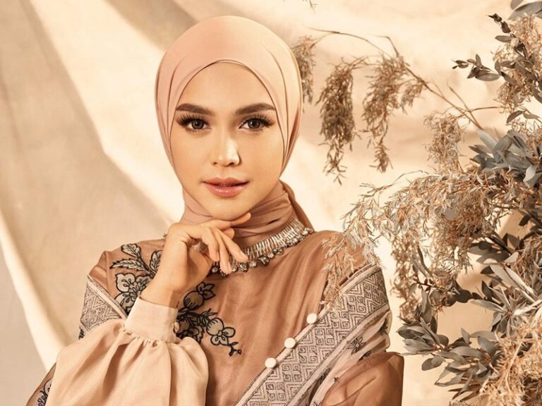 Tampil Ciamik di Shopee Live, Berapa Umur Ria Ricis? - Inspirasi Shopee